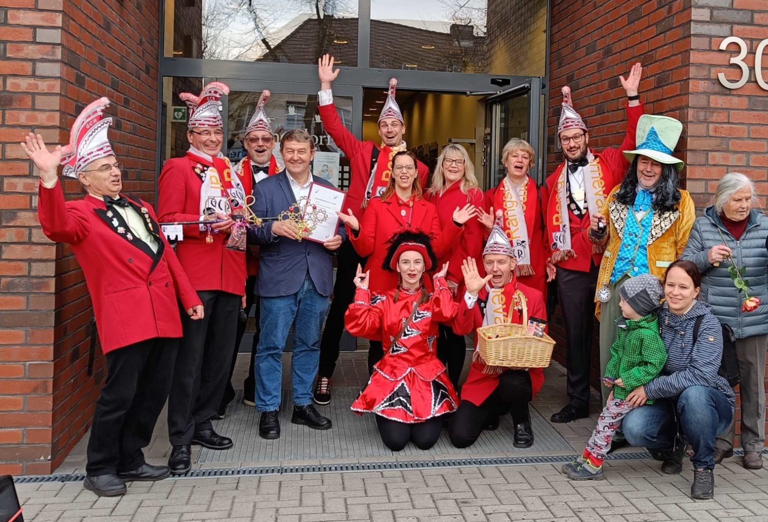 Session eröffnet: Schlüsselübergabe mit "neuem" Bürgermeister - GCR ...